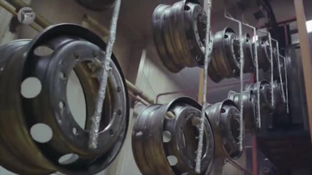 拍摄轮毂生产过程,网友原来轮毂是这样制造出来的