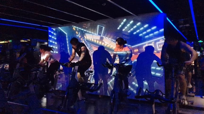 45分钟的动感单车课满意不了你们,下课后我们再继续排练