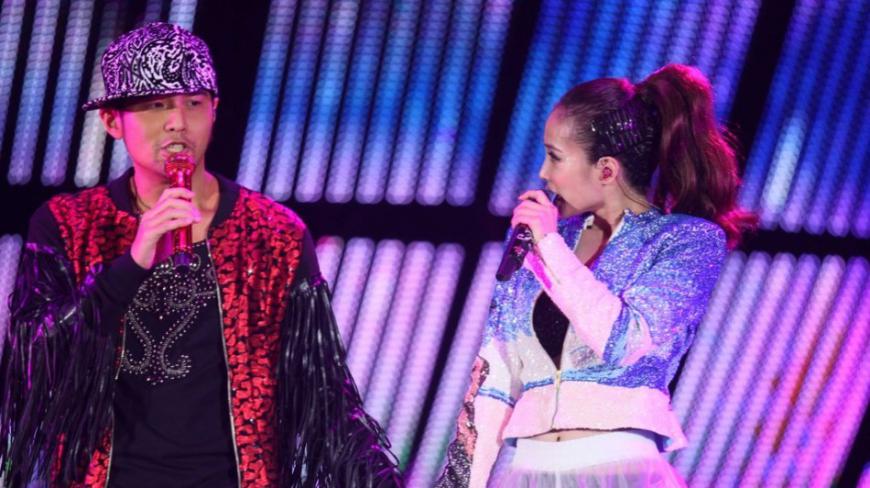 当蔡依琳走近周杰伦!我们的整个青春啊!太感动了