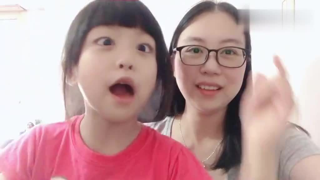 一年级小学生第一次写作业,看国外老师都布置了啥?妈妈:太简单