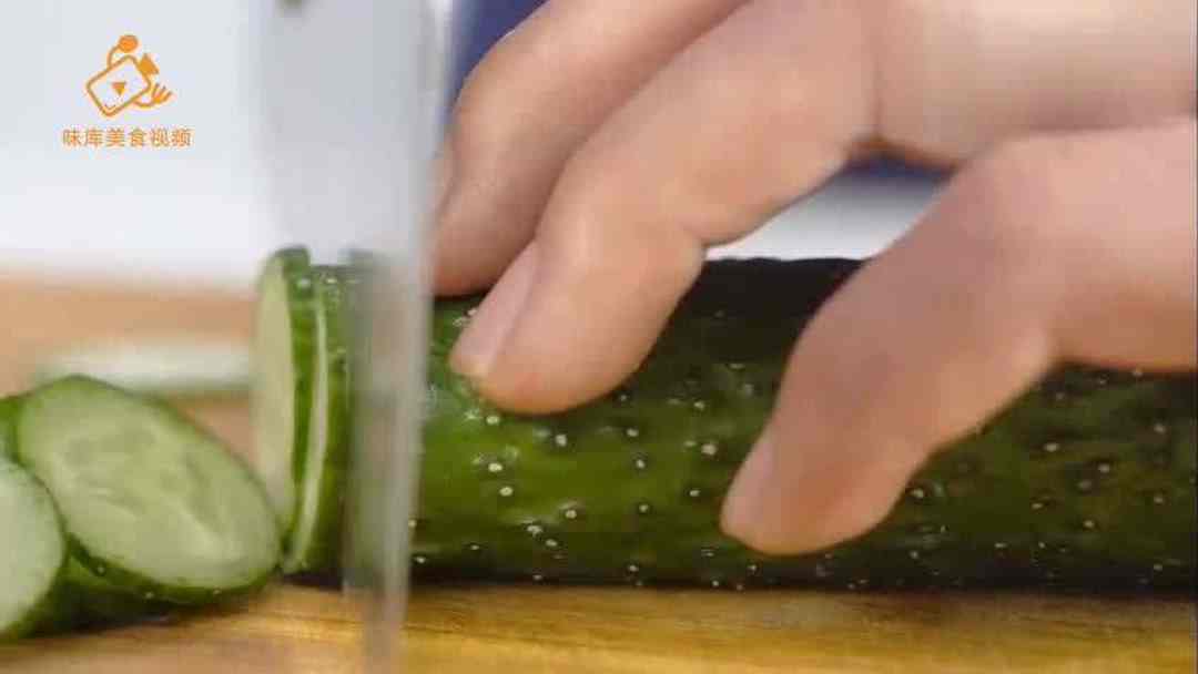 切菜的正确姿势,绝对不会切到手