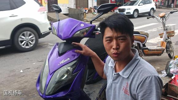 电动车车把左右摇晃严重；你知道该怎么修理,师傅教你在家修理