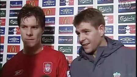 重新回顾下╮(╯▽╰)╭包子和虾皮采访时候摔倒