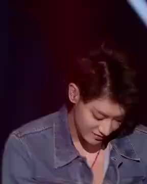 #黄子韬徐艺洋好甜#黄子韬徐艺洋同台表演《冰淇淋》俊男美女太养眼...