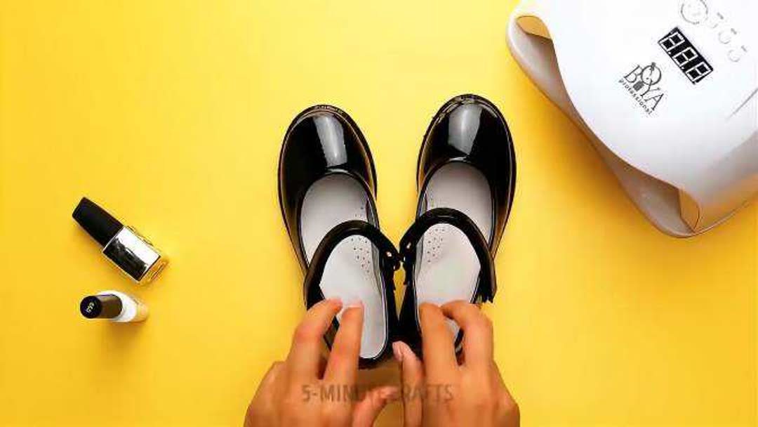 开学小妙招:指甲油就能修补穿旧的皮鞋,还有自制文件袋,超实用