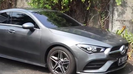 这奔驰轿跑纯进口,带无框车门,网友:比大众CC还便宜!