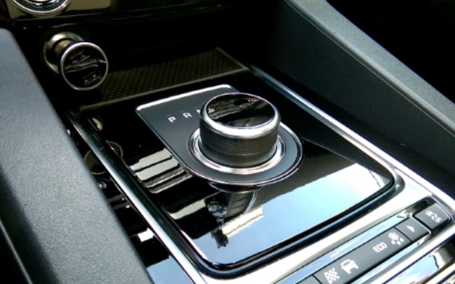 捷豹车型的档位功能介绍,原来S挡需要往下按?