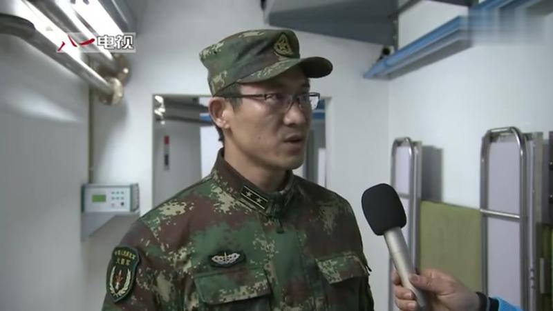 【探访火箭军洲际导弹“地下龙宫”】近日,火箭军某导弹旅发射营...