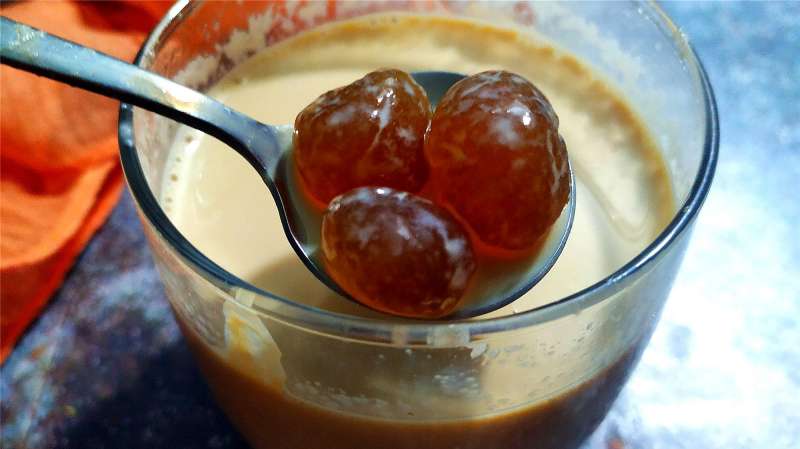 2分钟学会自制珍珠奶茶,只需3种普通食材,做法简单又方便