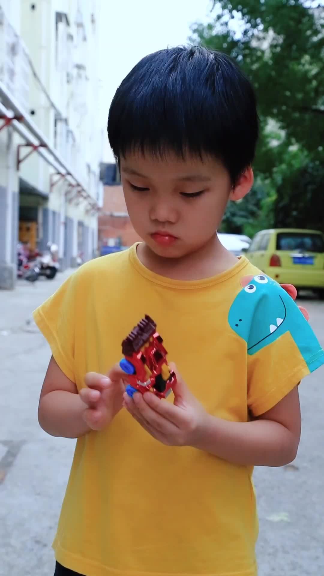一定要警惕向小朋友寻求帮助的成年人 #2022寒假护苗行动#金牌育言...