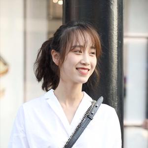 喷壁几晴虽可仰 