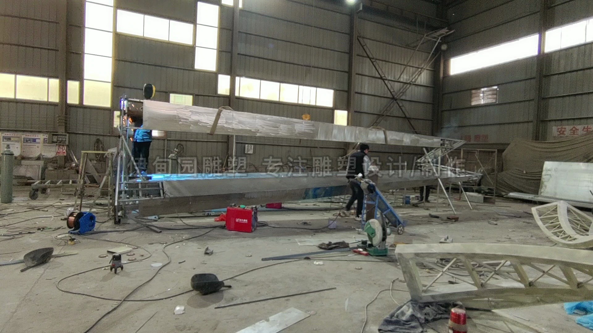 大型精神堡垒雕塑定制雕塑、不锈钢标识雕塑、城市开发区标识雕塑设计