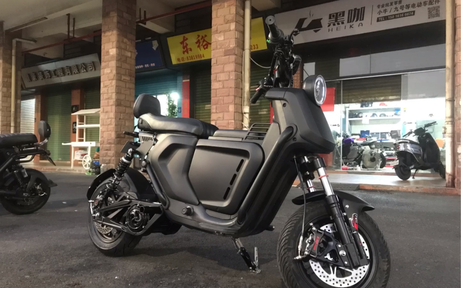 小牛电动中置电机弄的只是姿态。