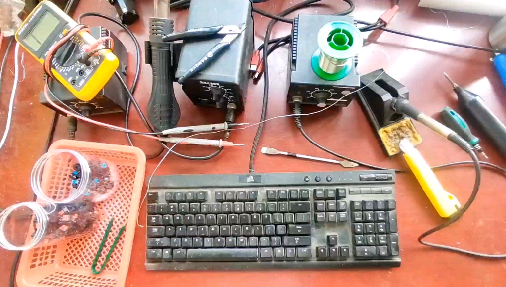 长沙维修工作室,维修机械键盘鼠标,按键不灵,连击等等疑难杂症。k70...