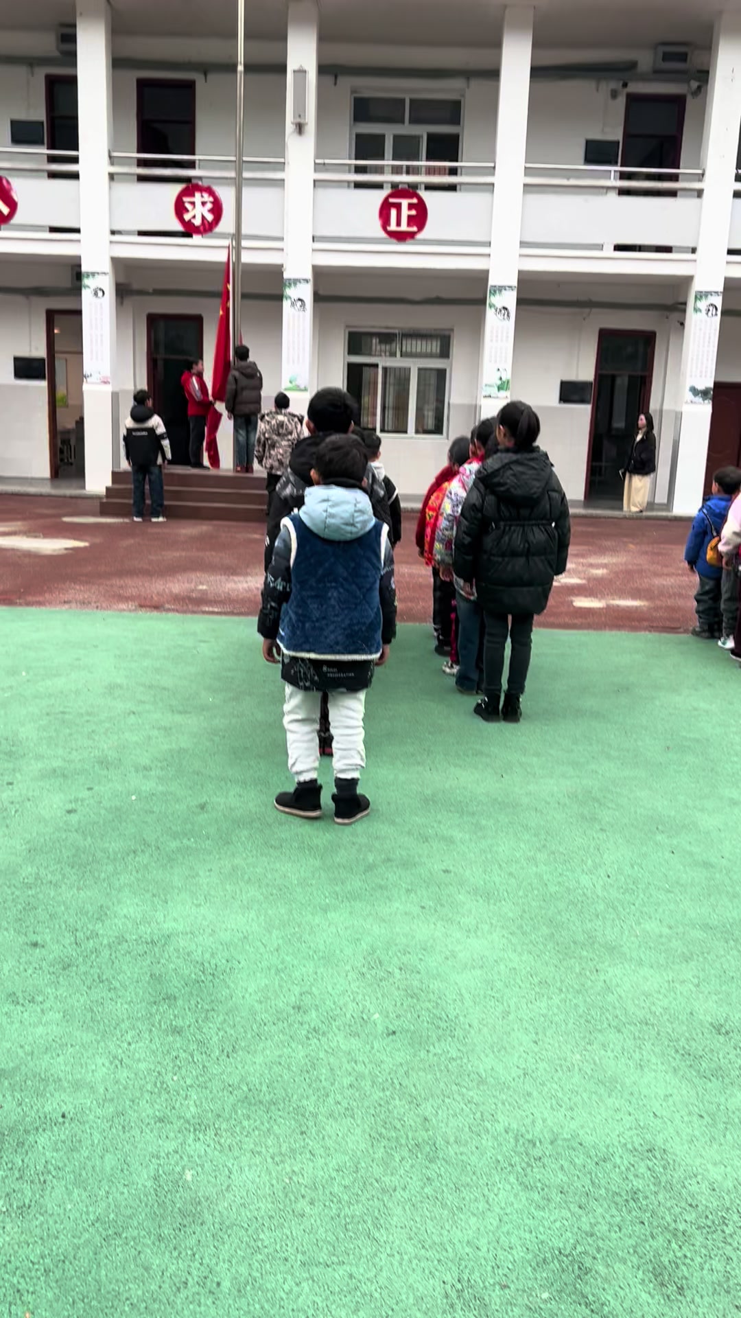 乡村小学每周的升旗仪式#乡村学校 #乡村教师 #记录校园生活 #升旗仪式