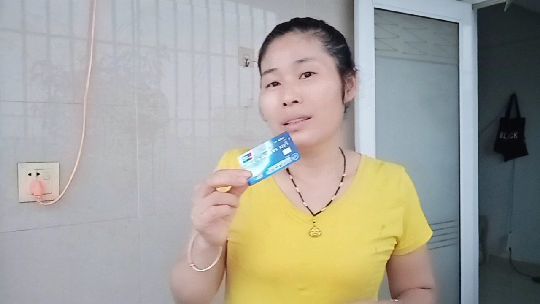 清姐买房贷款。银行强制办信用卡应该吗?感觉掉坑里了。
