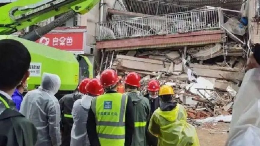 直击长沙楼房倒塌现场,附近商户回忆惊险瞬间:感觉楼房都在震