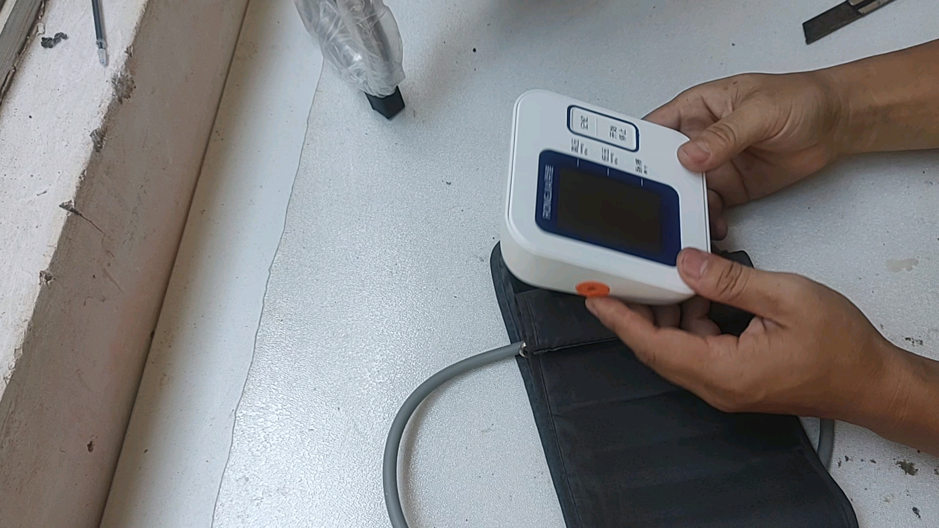 ...机学成归来,拿个坏的血压计给我修,这是传说中的计划性报废产品吗