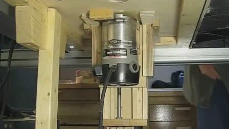 木工爱好者最爱的可升降电木铣倒装工作台
