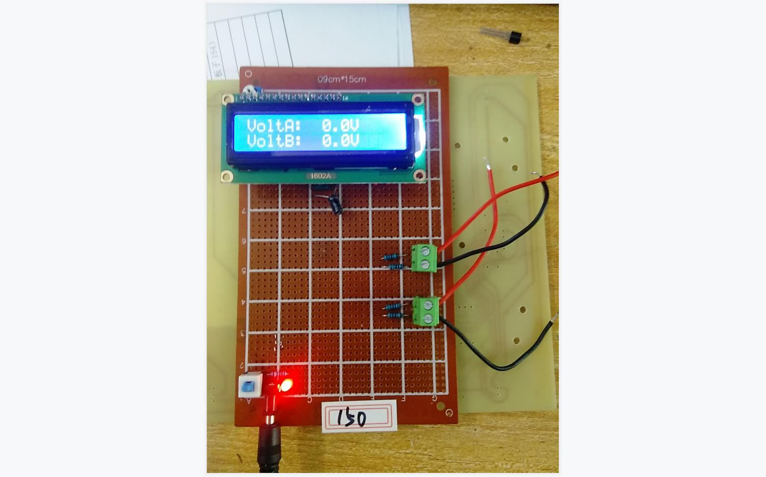 基于51-STC12C5A60S2单片机的高精度电压表设计-分压-LCD1602...