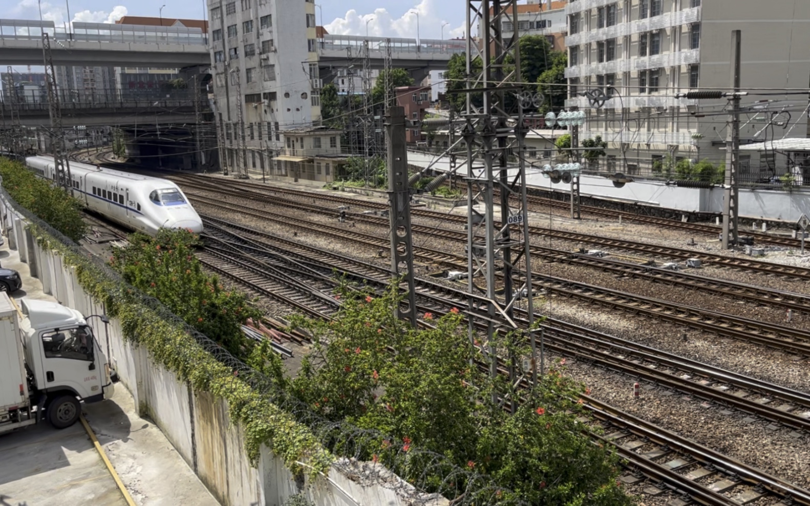 ...D3665(柳州-深圳)本务中国铁路南宁局集团有限公司南宁动车段CRH...