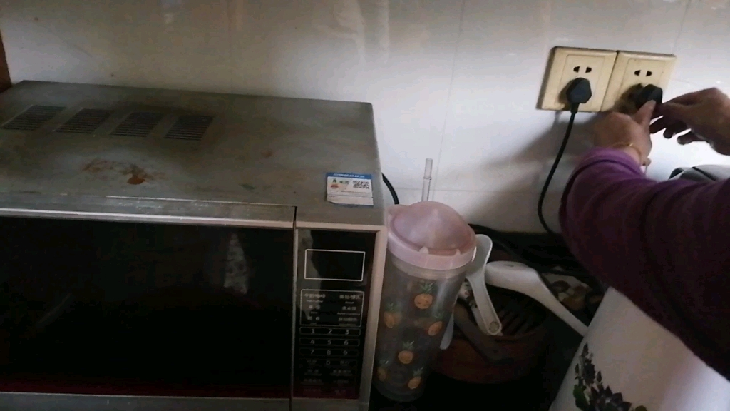 格兰仕微波炉通电不加热?声音还挺响?最后维修好加热正常,但声音没...