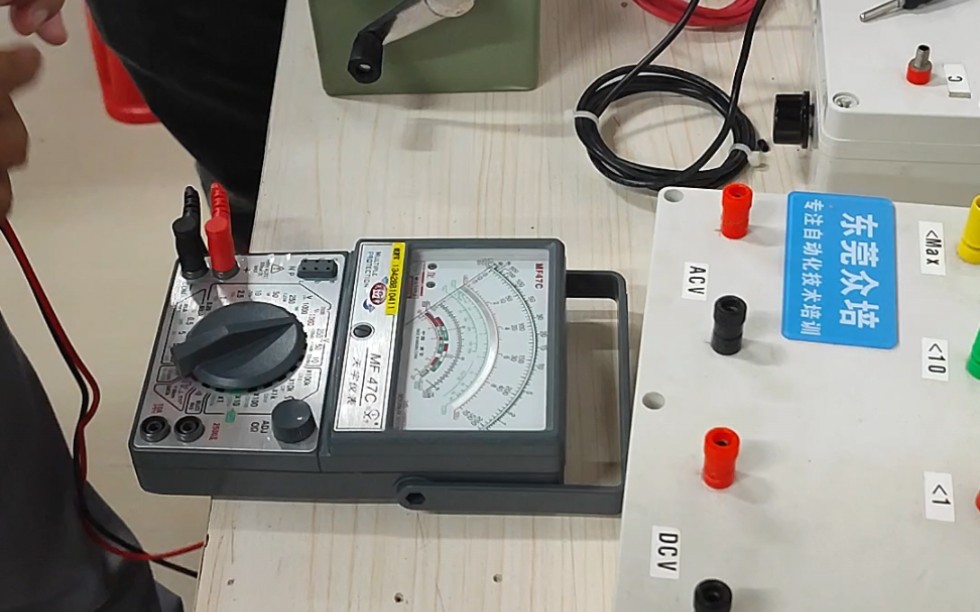 东莞低压电工实操考试科目K1-1:指针式万用表使用方式,东莞众培,零...