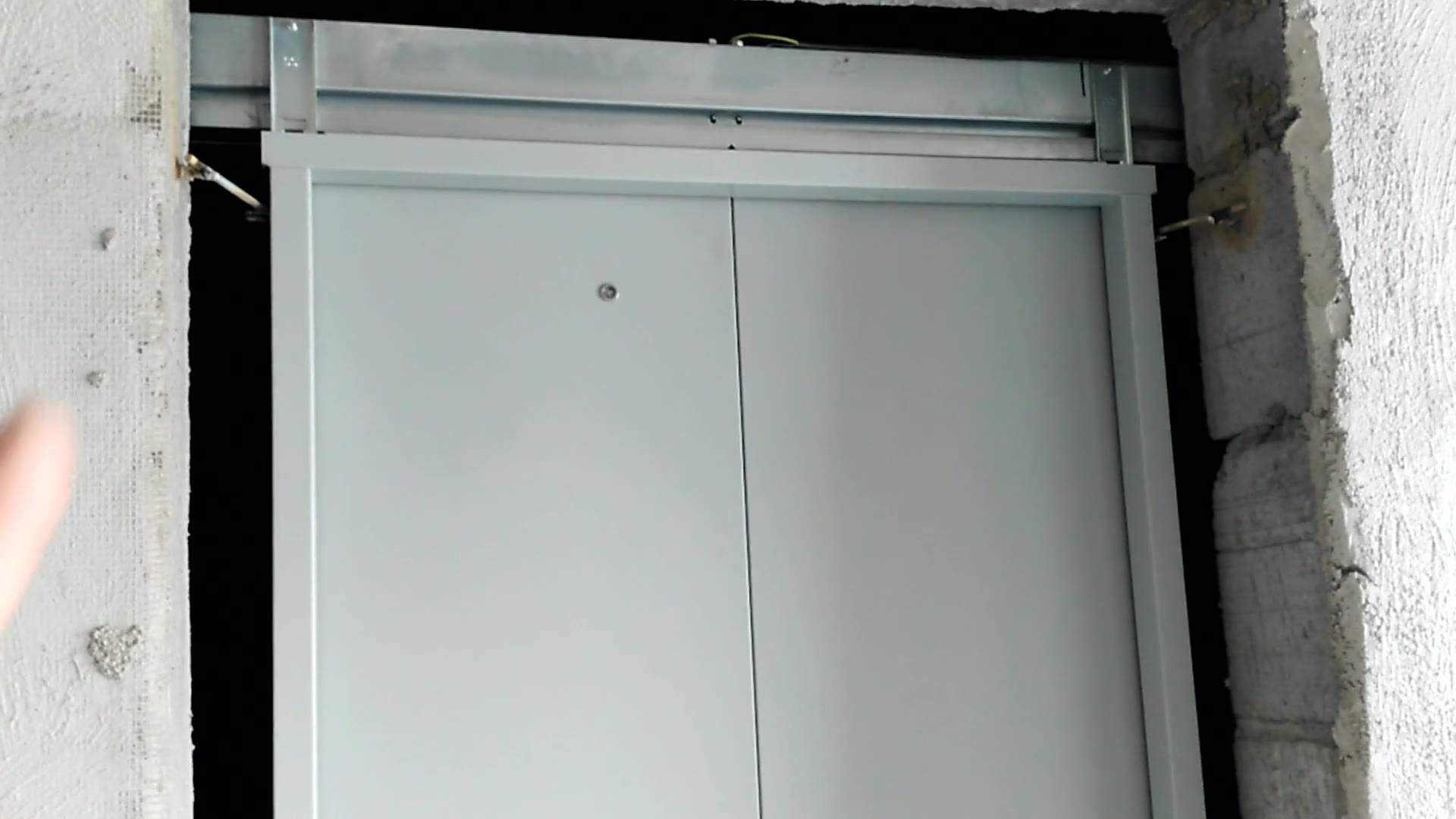 电梯厅门安装施工工艺流程