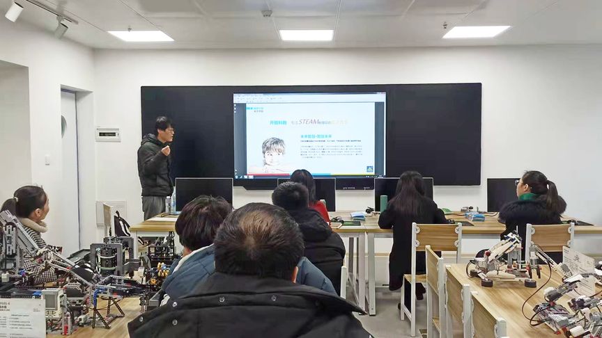 创新创客教室课程及产品实操培训