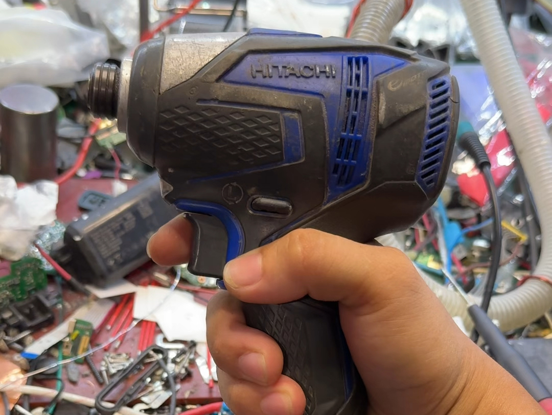 ...工机WH18DDL小日本没修好的机器,二修机往往最头疼,烧的一塌糊涂