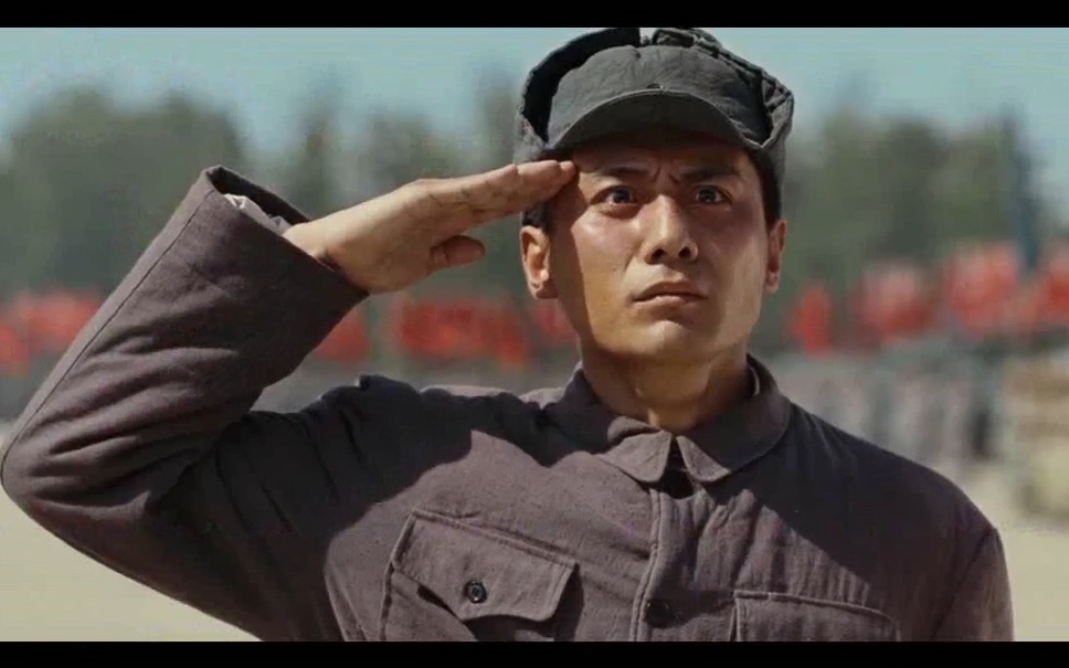 我代表活着的 死了的 红军老战士,向毛委员 敬礼