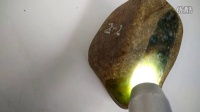 打磨砍翡翠原石开窗种老有黄雾