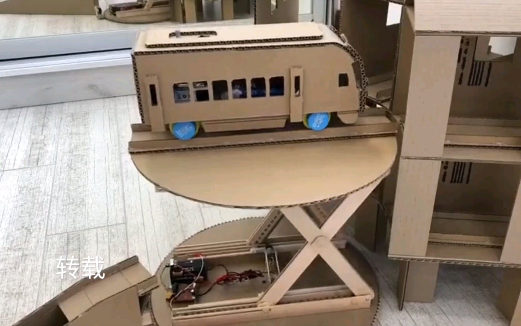 【转载】纸模旋转升降车库