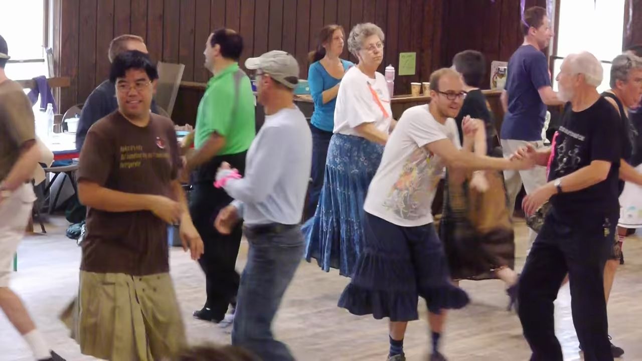 男人也可以穿裙子参加的美国民间舞蹈【行列舞Contra Dance】