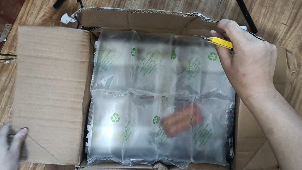 ...这样不给退。客服让我退,反手又给我一个拒绝,这一手小连招,属实6666