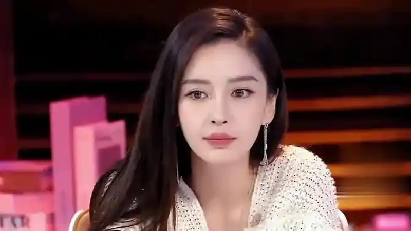 "一败涂地"黄晓明:离婚后被分走25亿家产,现状与前妻天差地别