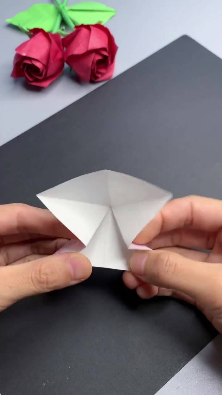 手工:用漂亮的纸折小蝴蝶,非常简单哦