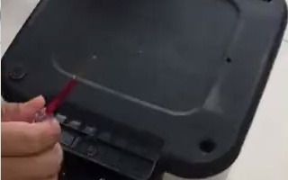 不锈钢垃圾桶底部拆卸与安装