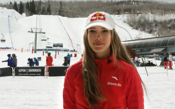 谷爱凌带伤参赛仍进决赛