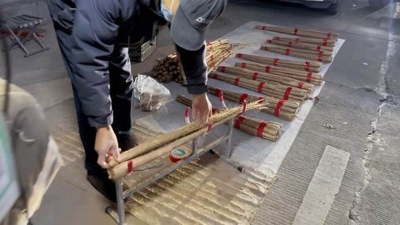 合肥街头5元一斤的铁棍山药,烧稀饭好吃,健康养生