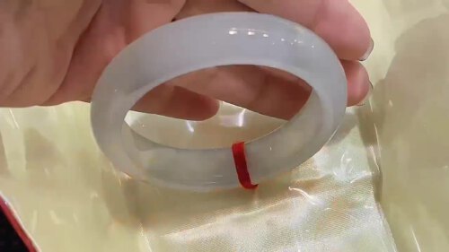 翡翠进阶秘籍:细糯种真能养出糯冰种?真相颠覆认知!