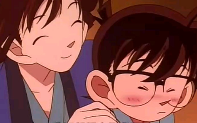 小兰和柯南一起洗澡了的画面哈哈哈!