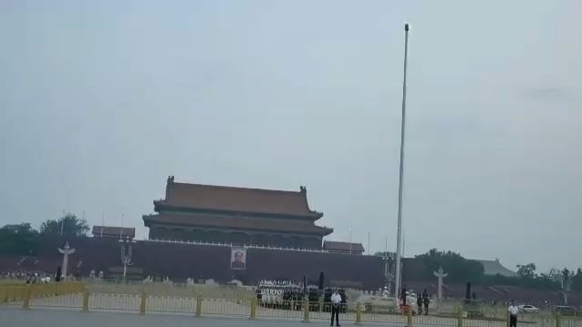 天安门庄严的升旗仪式!