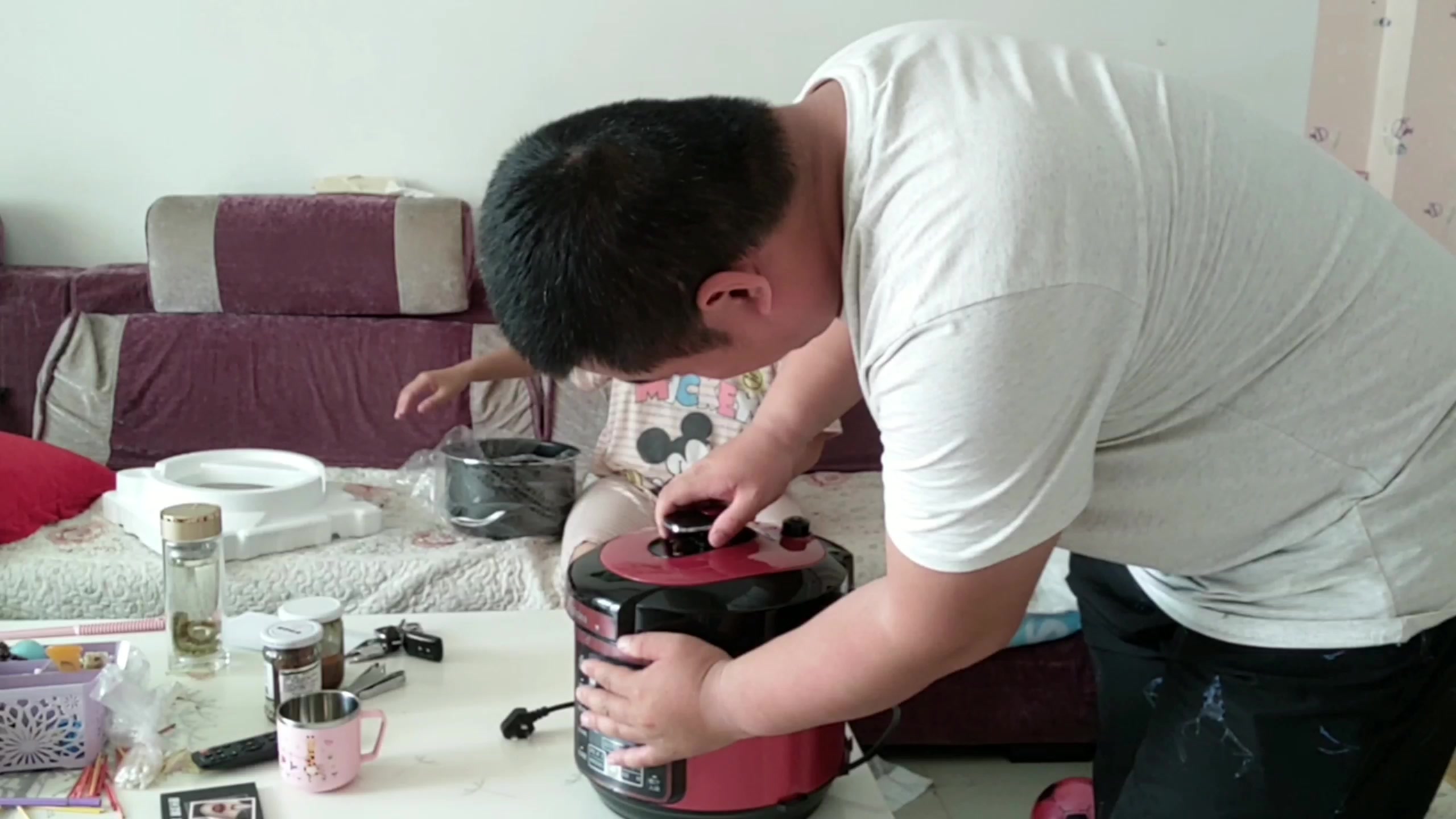 美的电压力锅开箱,测试了一下很不错,蒸米饭很快米饭也很好吃