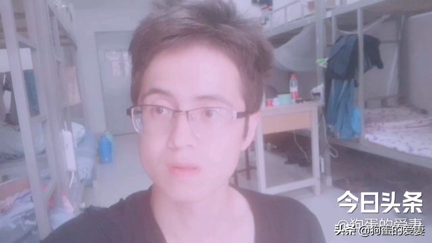 如何在电脑端打开两个微信?
