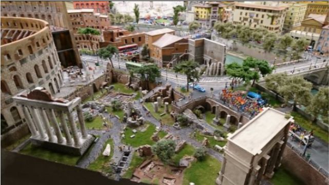 老外把幻想变成现实,建造了巨大的城市模型,堪称迷你版世界之窗