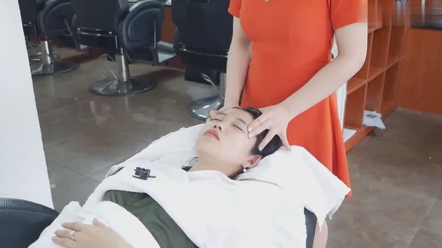 专业头部按摩,使大脑更清醒,起到清脑提神的作用