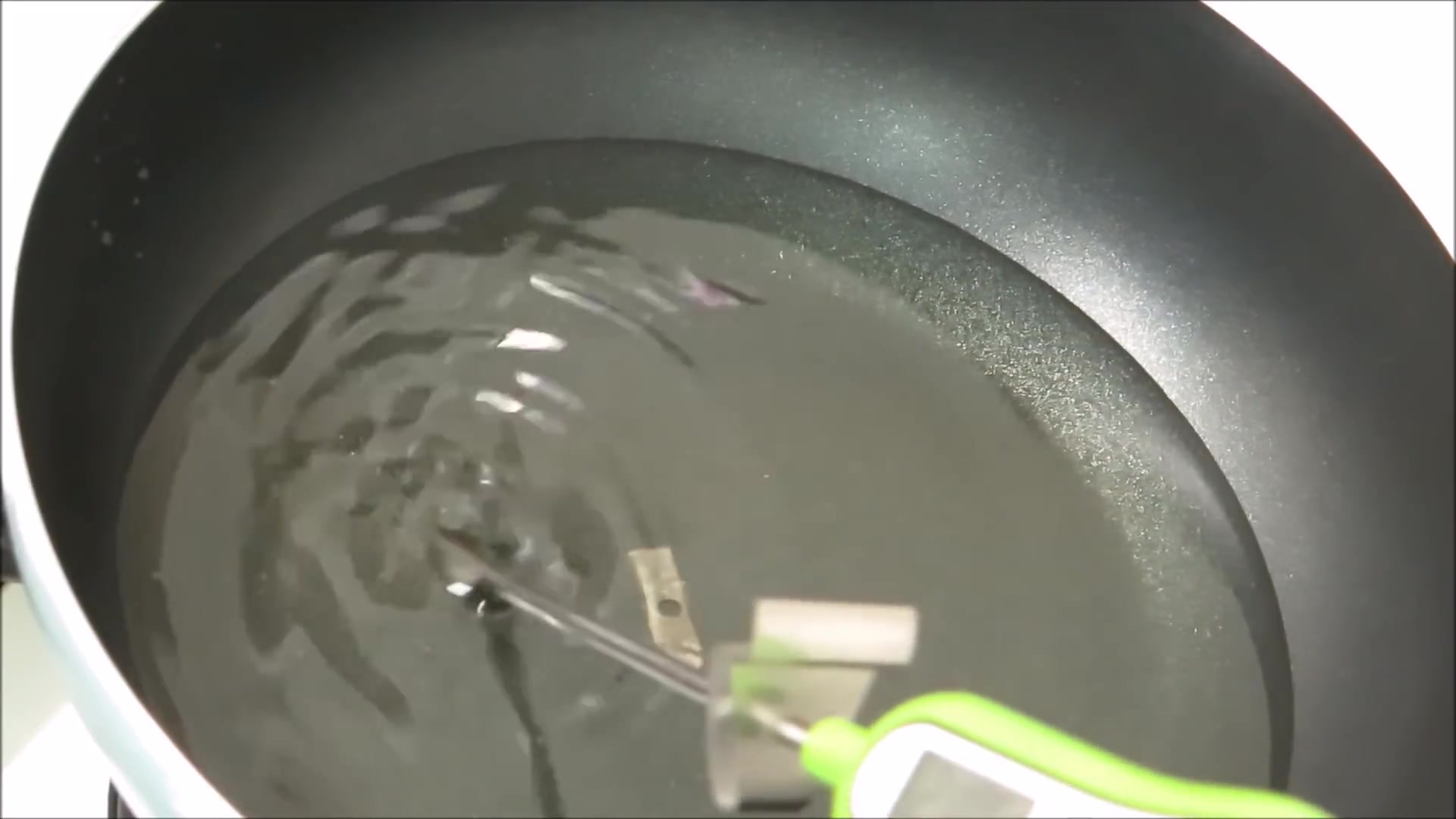 打磨小巧的铅笔刀刀片