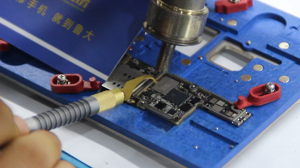 iphoneXsMax WiFi 芯片拆解,山东鲁大职业培训学校