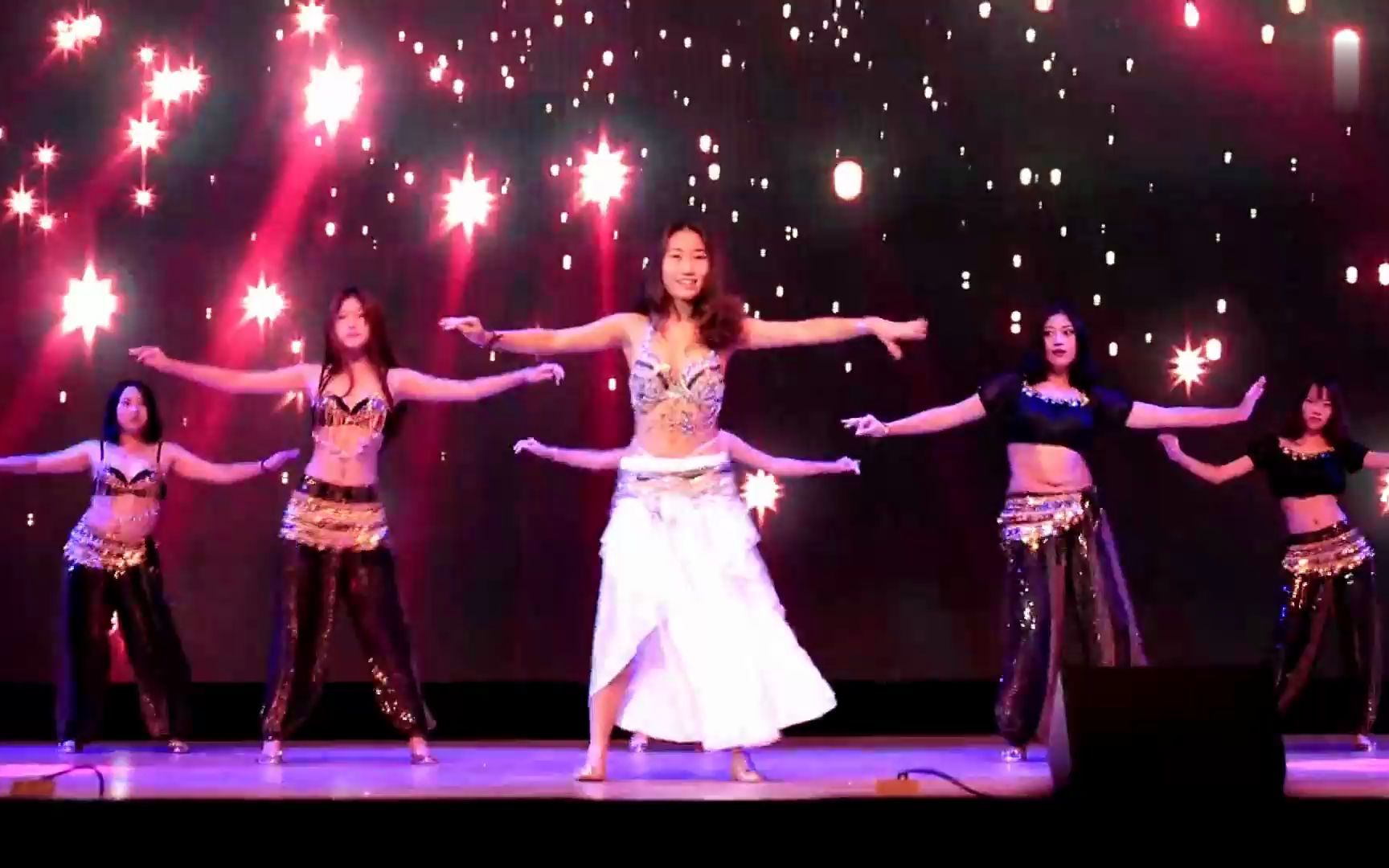 【正经的校园舞蹈】大连工业大学肚皮舞协会在迎新晚会上的肚皮舞-...